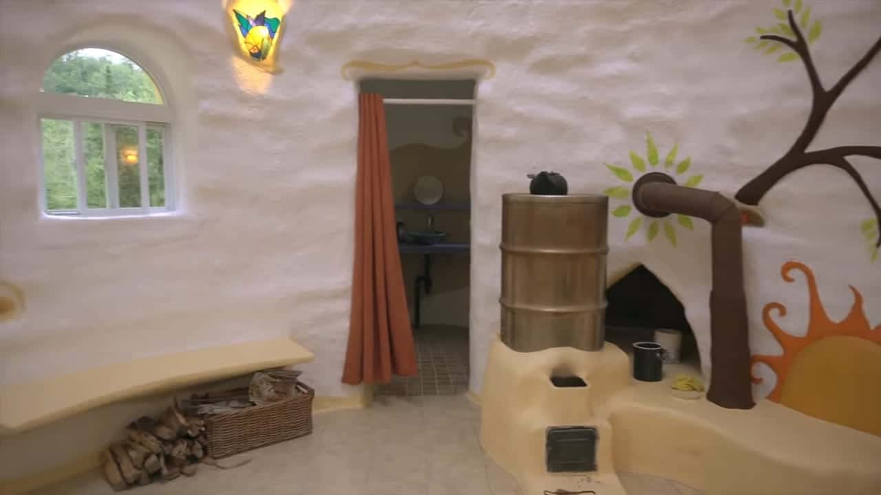 Incredible Dome Home Built with Earth Bags - Sustainable SuperAdobe ...