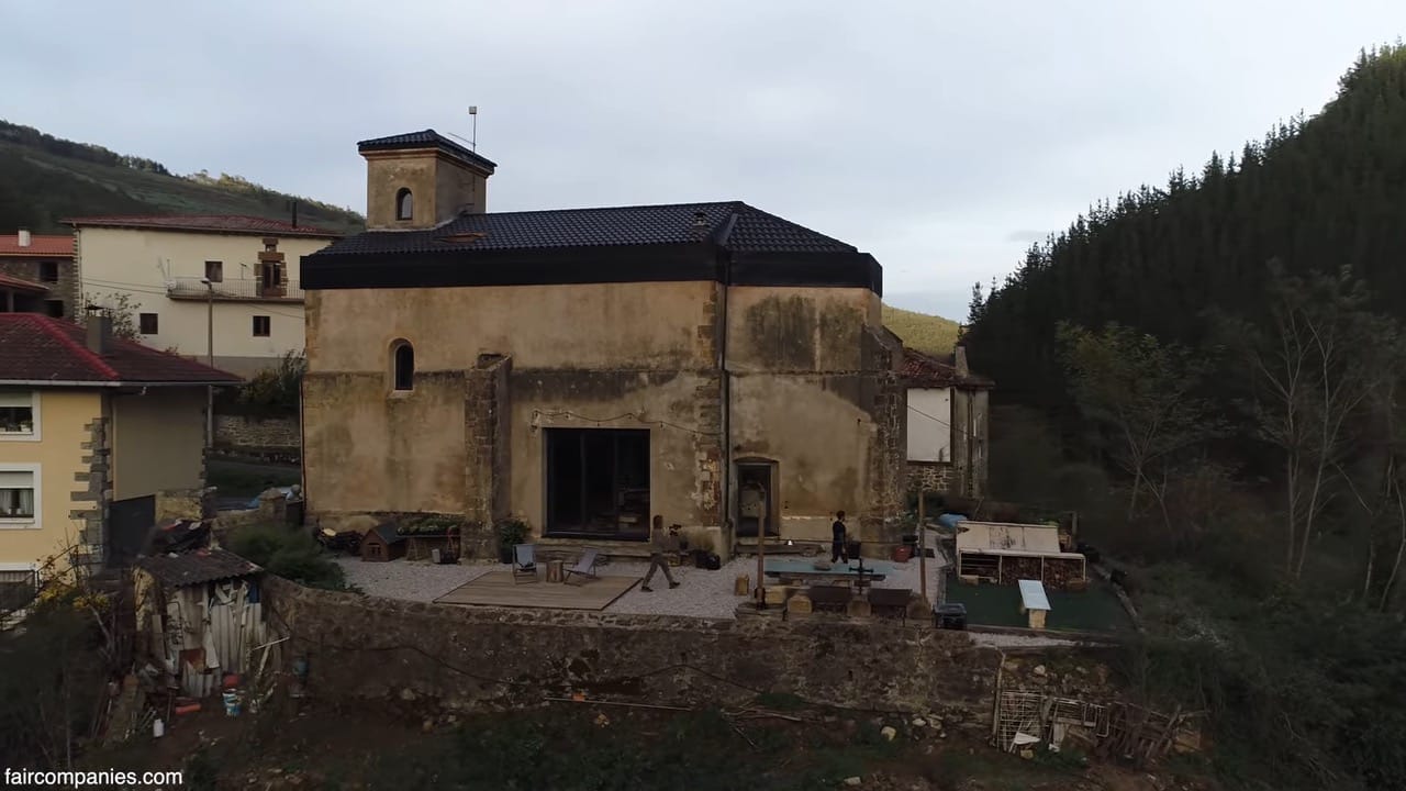 Ancient church becomes unique home-studio for Basque artist - Civil ...